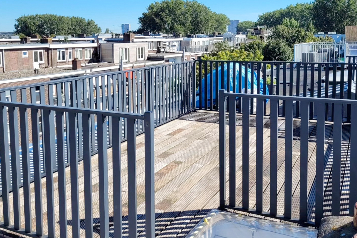 Dakterras plaatsen op plat dak: zo pak je het aan