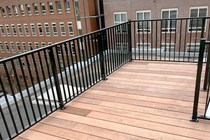 Dakterras aanleggen in Vlaardingen: Kosten, vergunningen en beste tips